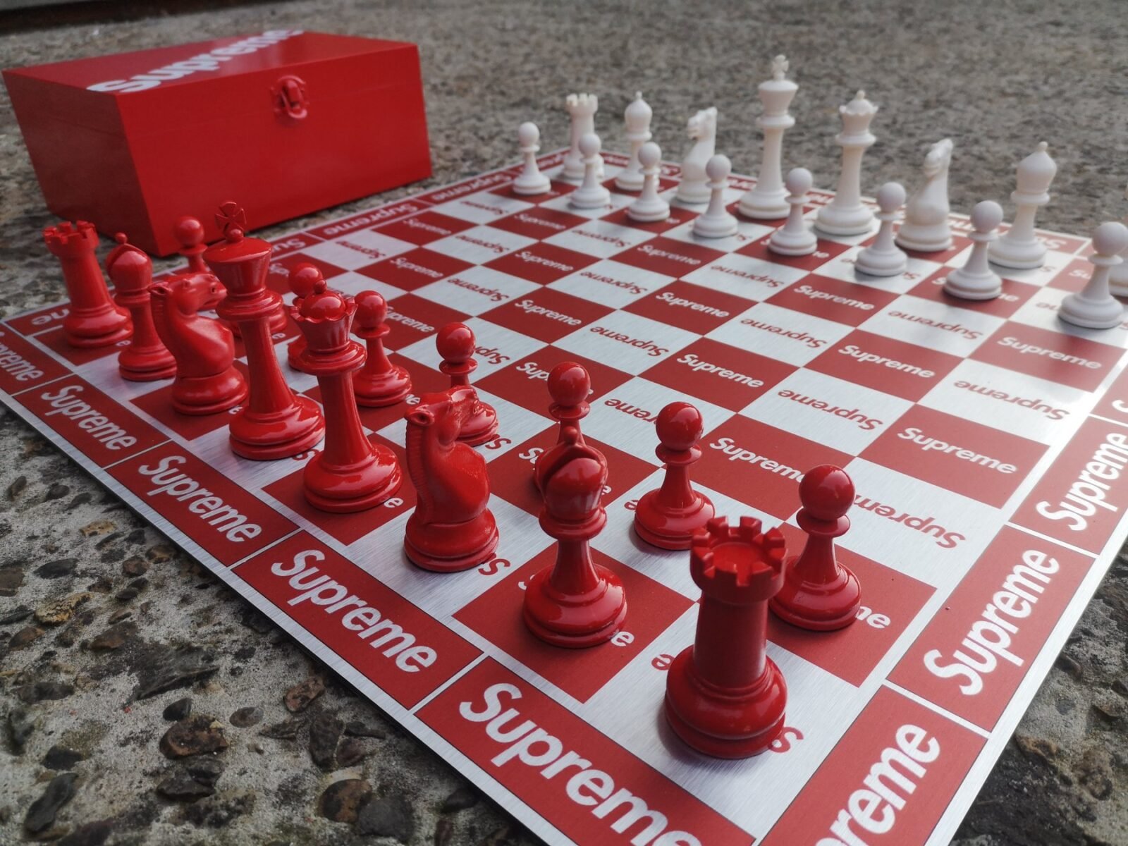 Anthony Dubois (1979) – Supreme Chess – 3.80″ king – My Chess Collection